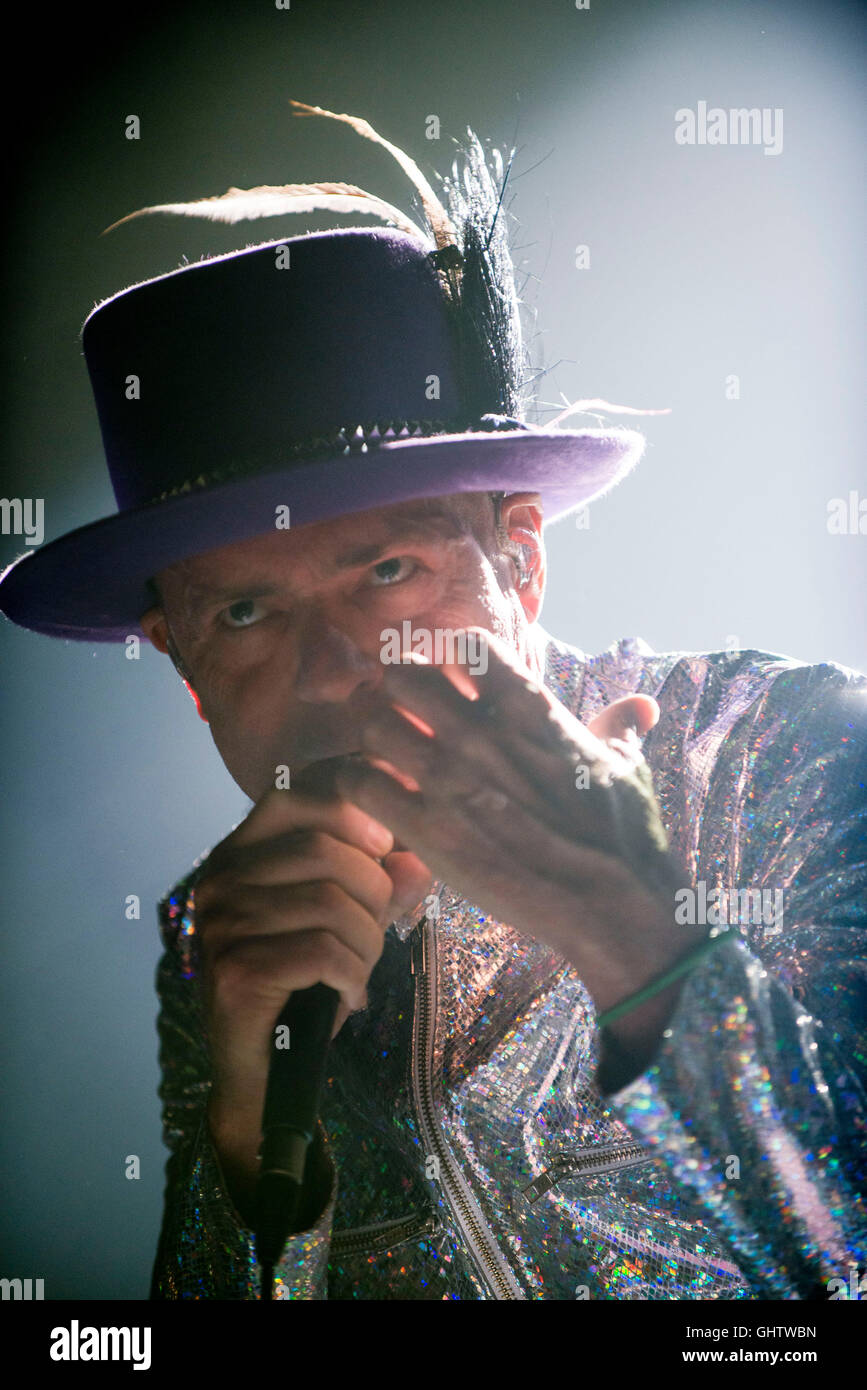 Tragically hip hi-res stock photography and images - Alamy