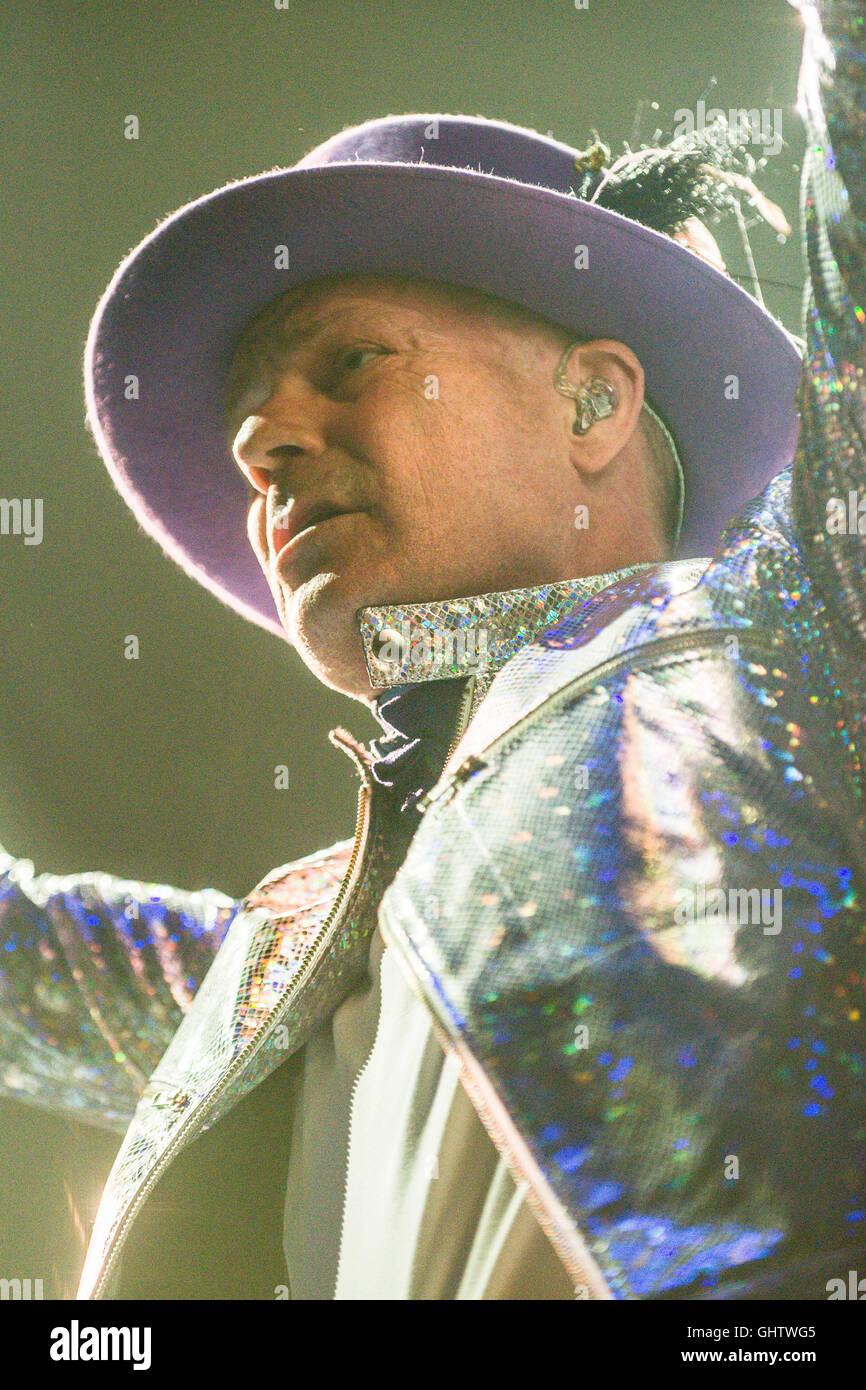 Tragically hip hi-res stock photography and images - Alamy