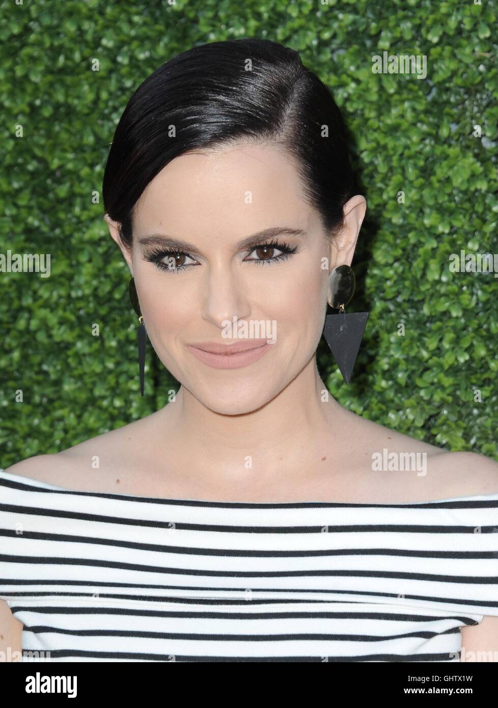 Los Angeles, CA, USA. 10th Aug, 2016. Emily Hampshire at arrivals for ...