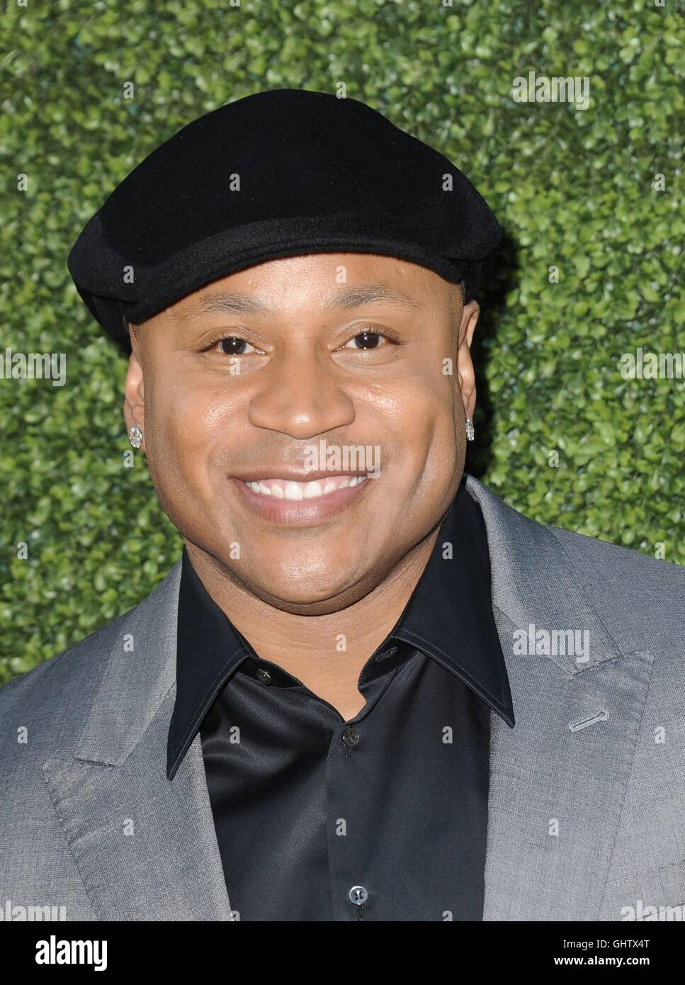 Los Angeles, CA, USA. 10th Aug, 2016. LL Cool J at arrivals for CBS CW ...