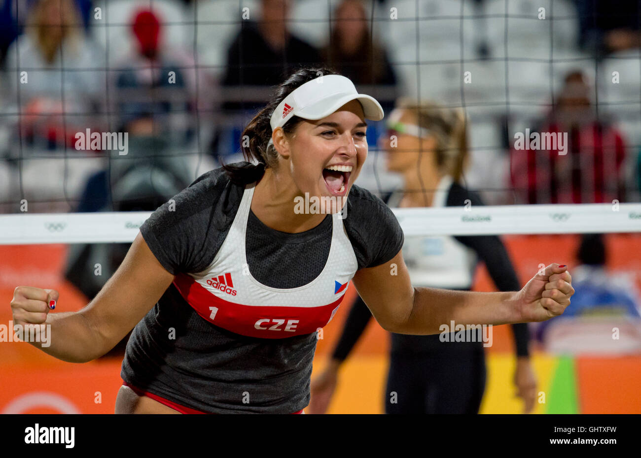 Womens beach volleyball olympics hi-res stock photography and images ...