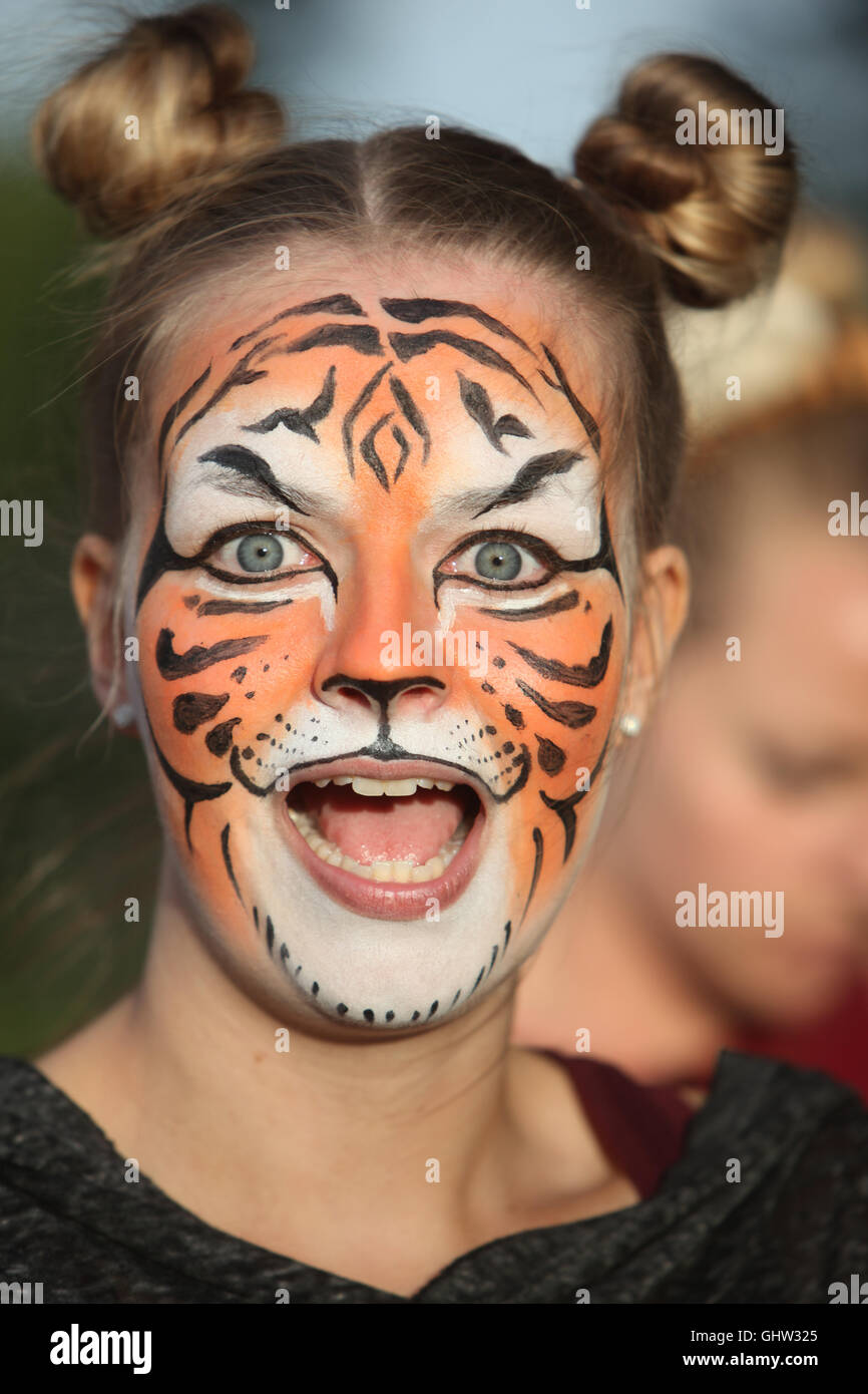 Streakers hi-res stock photography and images - Alamy