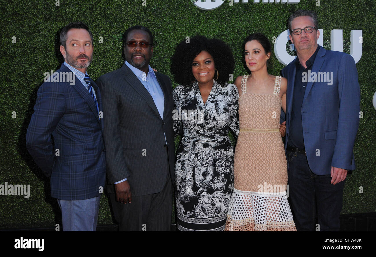 Matthew perry and yvette nicole brown hi-res stock photography and ...