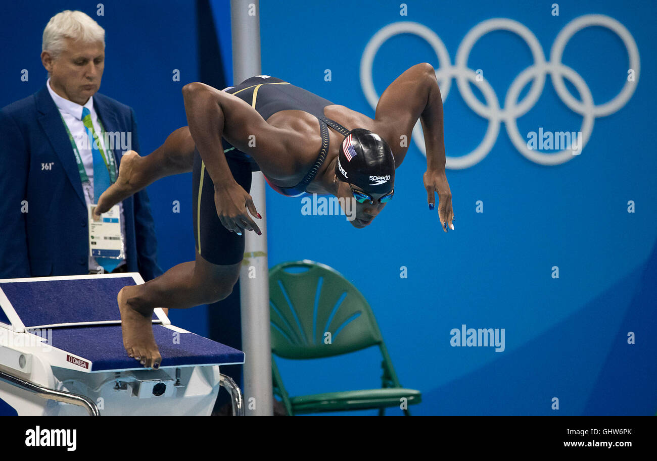 Simone manuel rio olympics medal hi-res stock photography and images ...