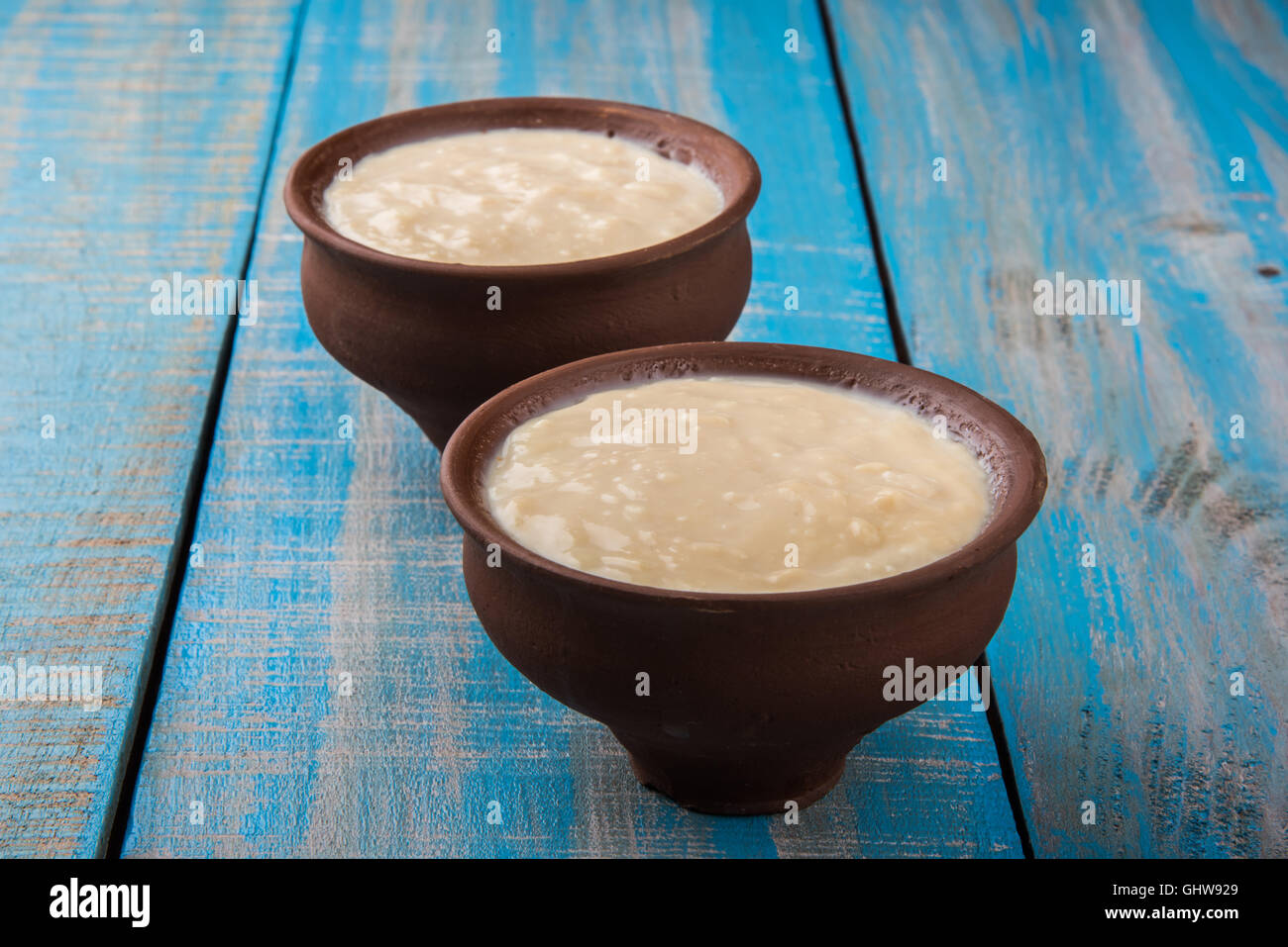 Mishti Doi or Mishti Dahi or Mitha Dahi translate as sweet dahi or ...