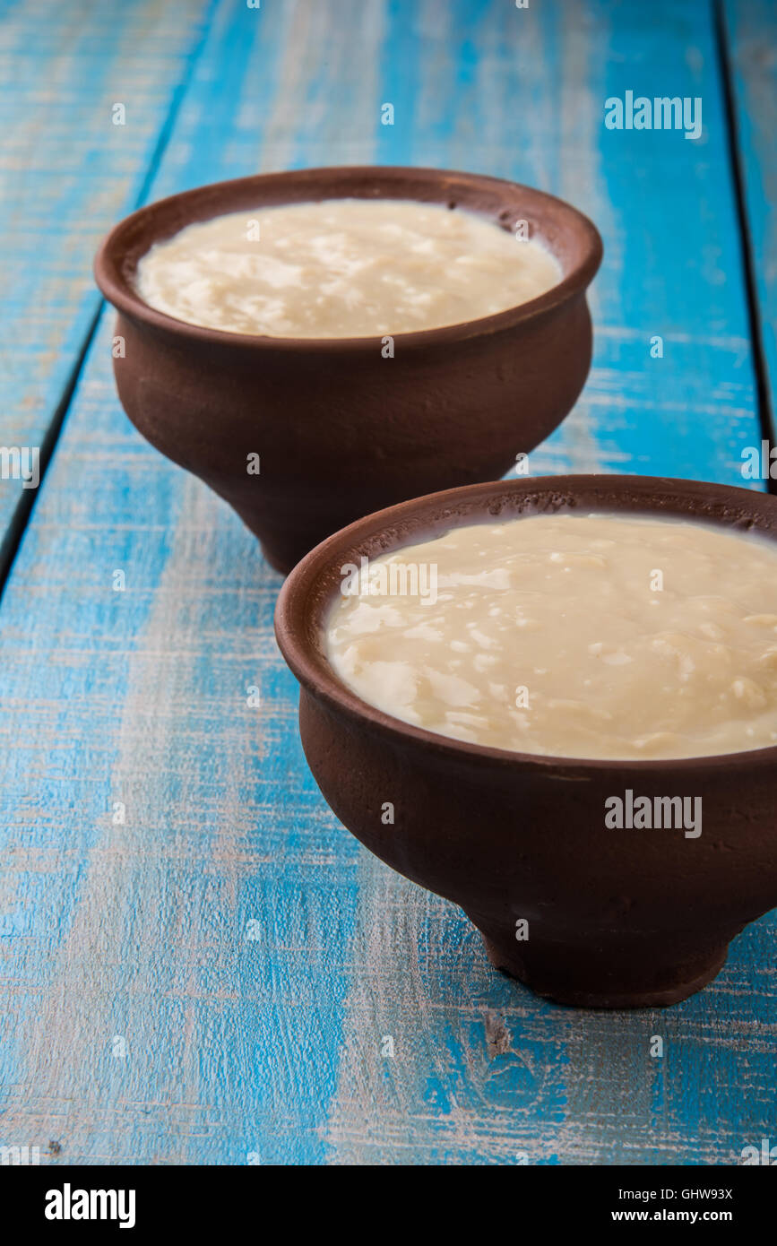 Mishti Doi or Mishti Dahi or Mitha Dahi translate as sweet dahi or ...