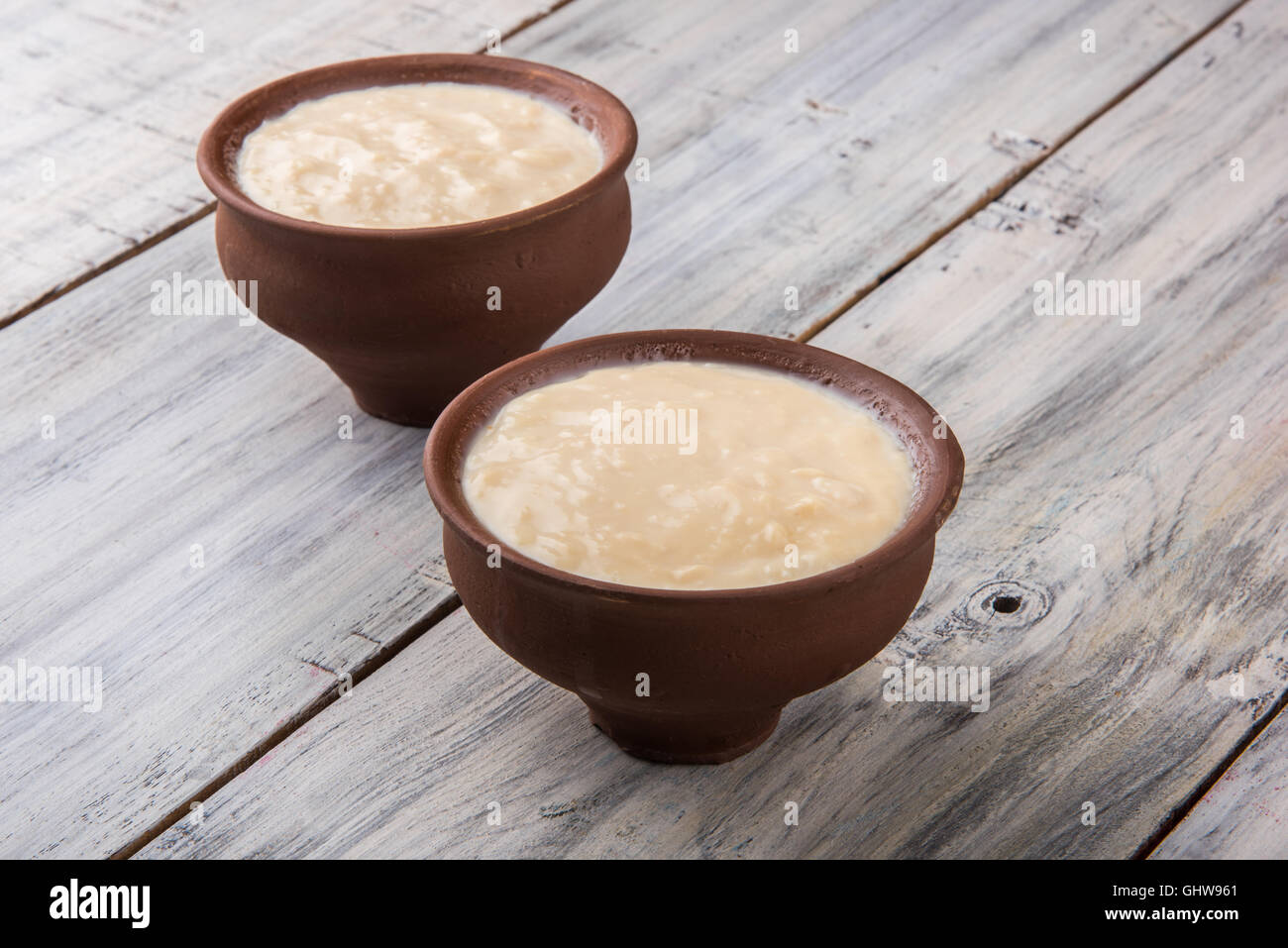 Mishti Doi or Mishti Dahi or Mitha Dahi translate as sweet dahi or ...