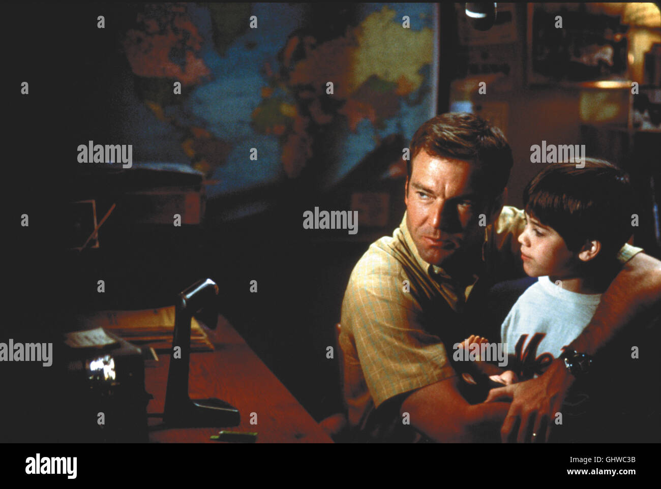 FREQUENCY Frank Sullivan (DENNIS QUAID), Johnny Sullivan (DANIEL HENSON ...