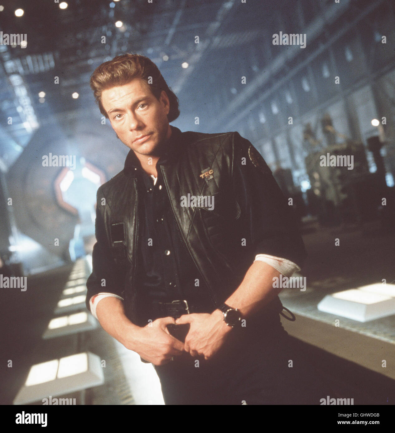 TIMECOP- Im Jahr 2004 gibt es die möglichkeit, Zeitreisen in die ...