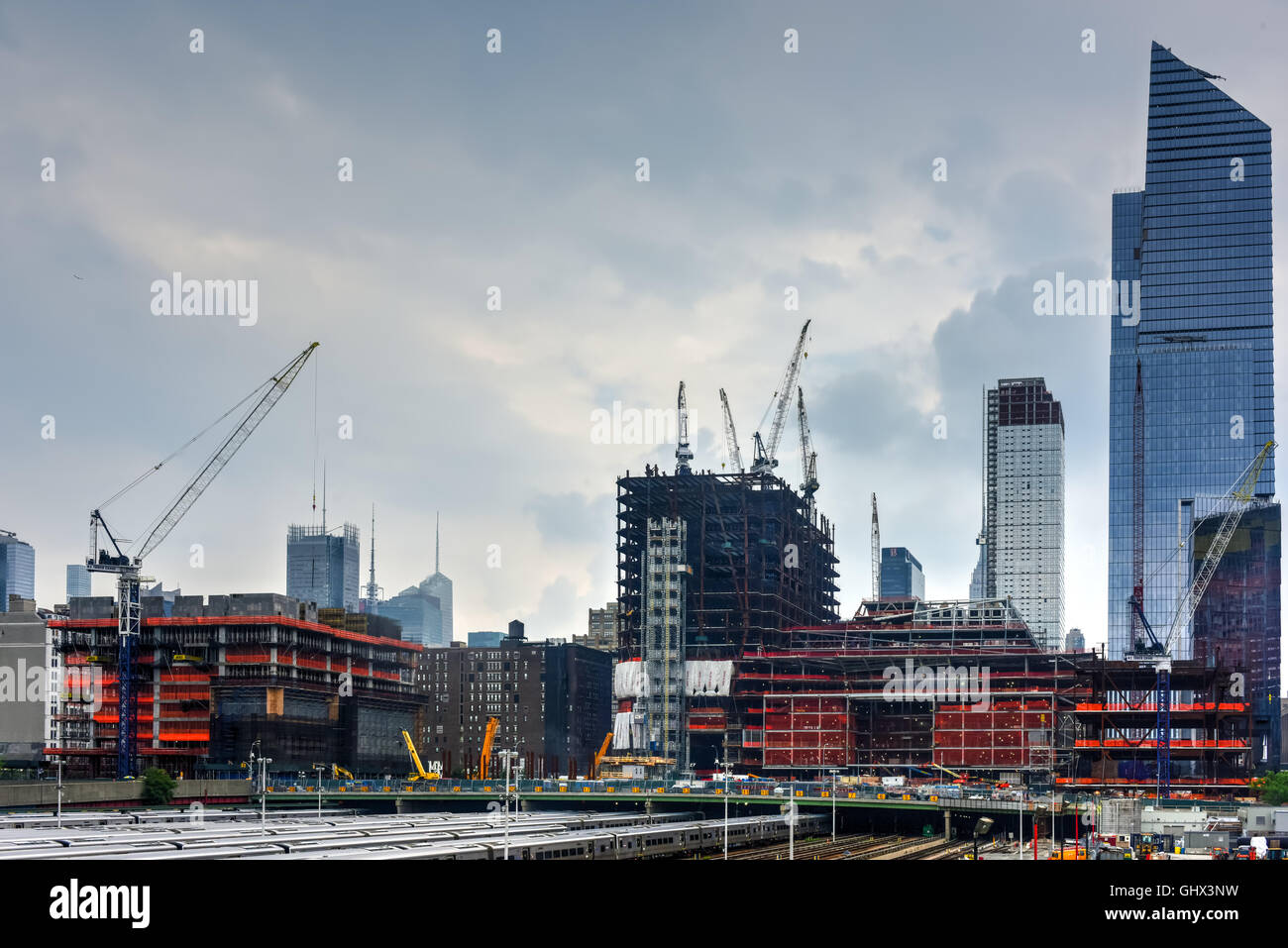 Construction hudson yards development hi-res stock photography and ...