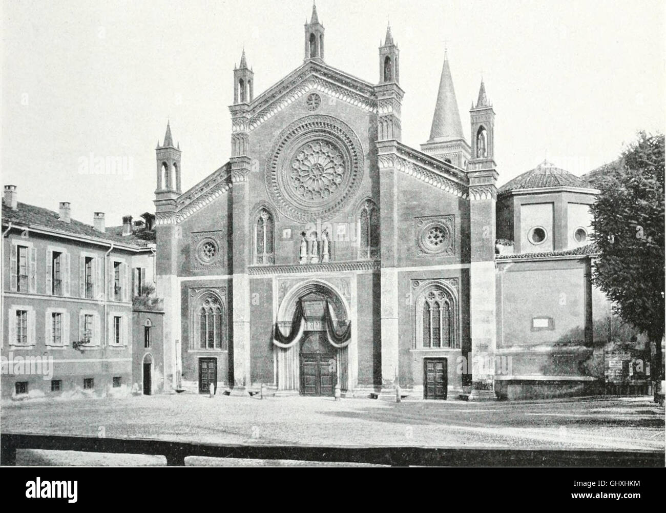 This 1906 work is a detailed guide to the city of Milan, Italy ...