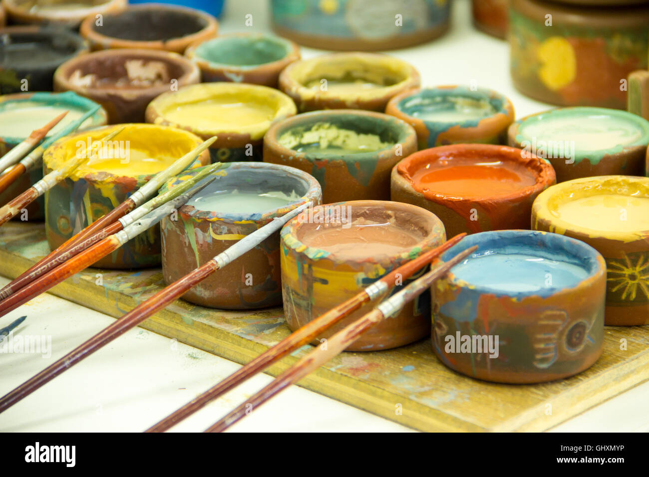 Artist paint pots hi-res stock photography and images - Alamy