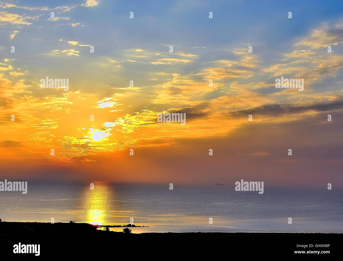 The classical picture of a beautiful sunset Stock Photo - Alamy