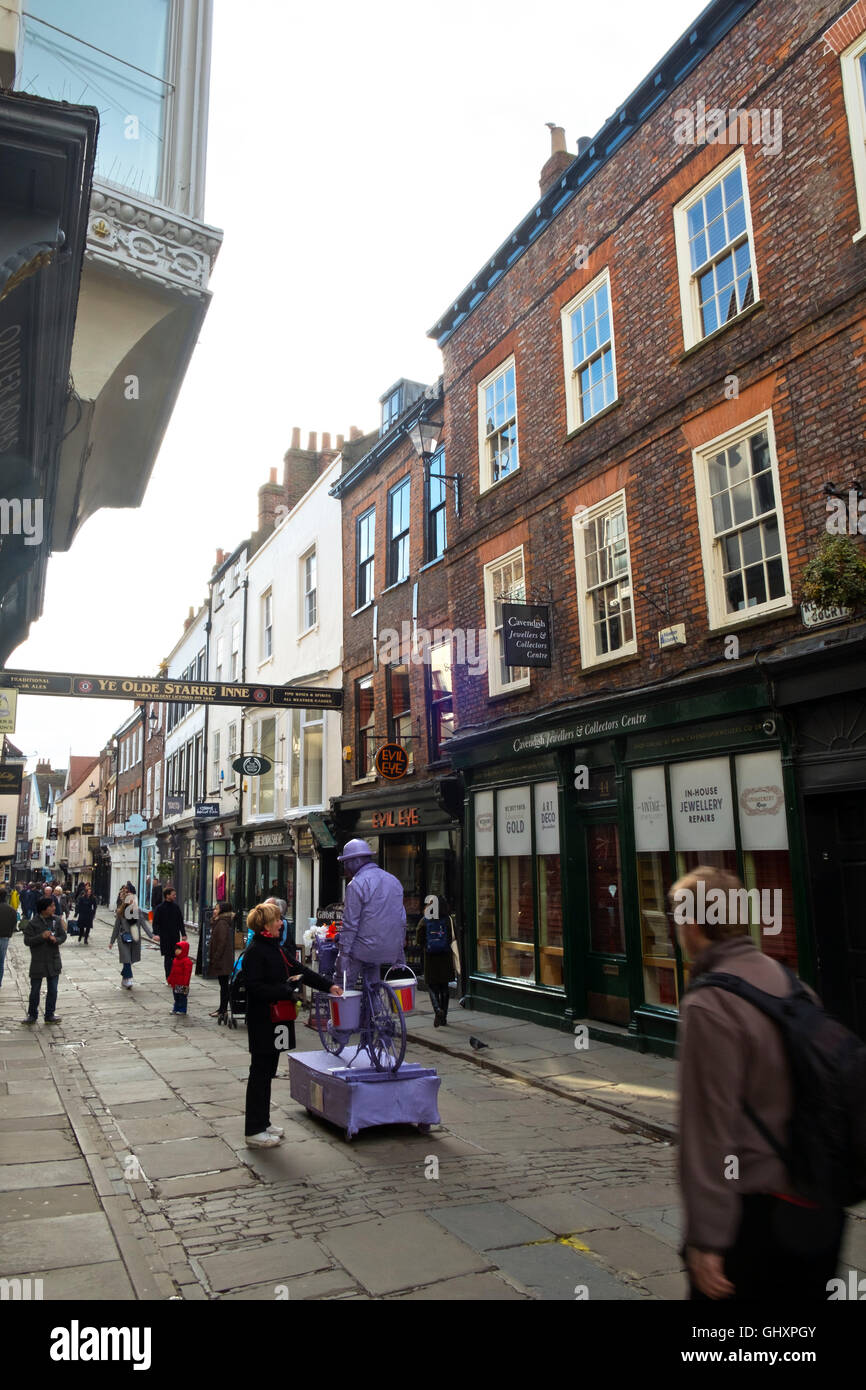 English city centre hi-res stock photography and images - Alamy