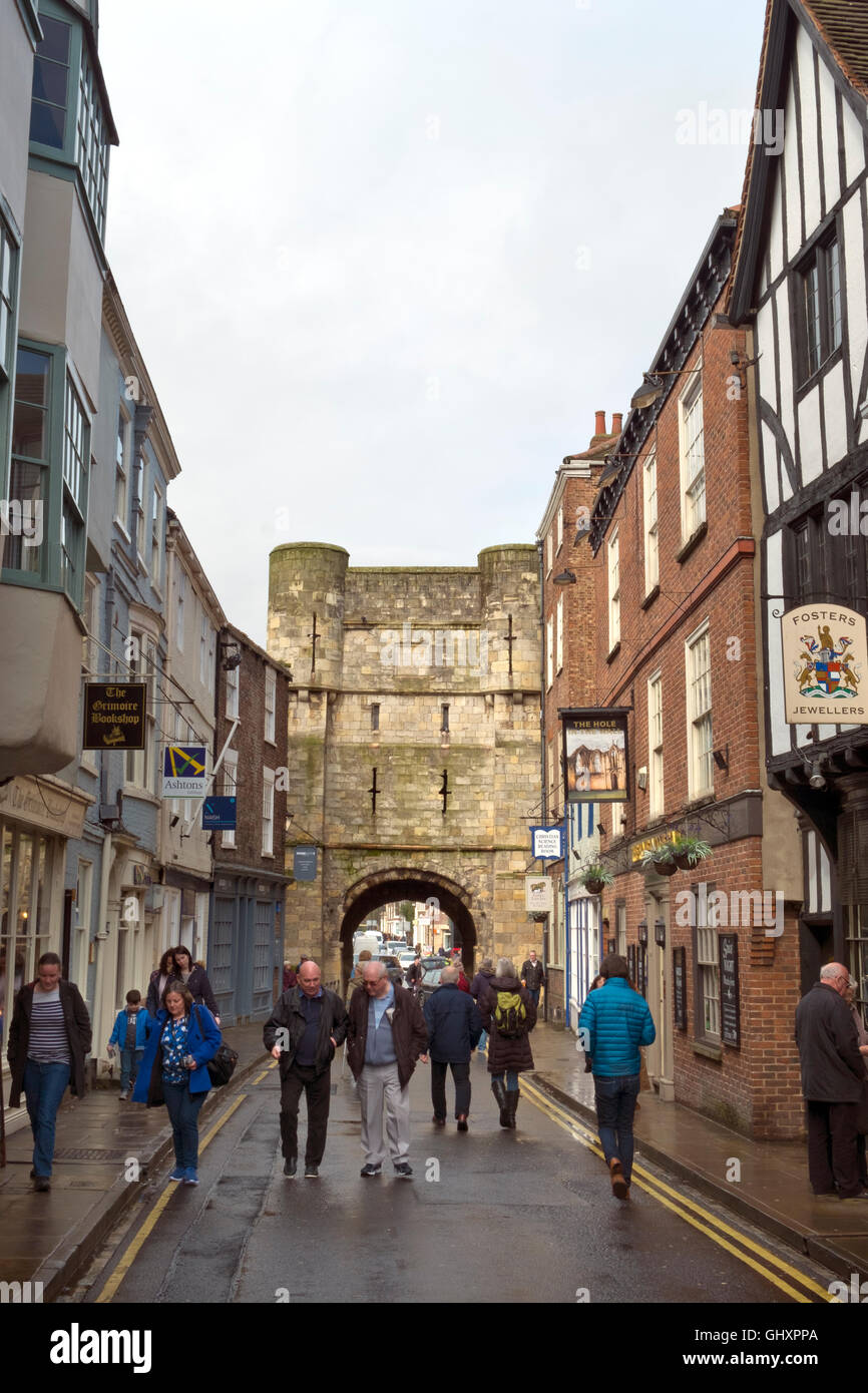 York yorkshire united kingdom shopping street hi-res stock photography ...