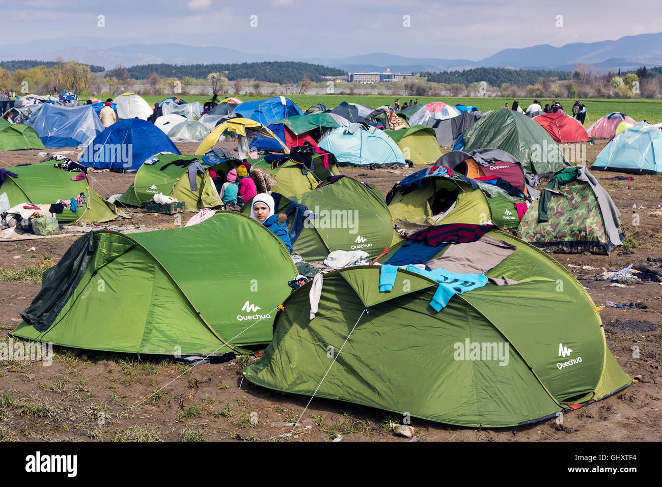 Refugee tents refugees asylum hi-res stock photography and images - Alamy