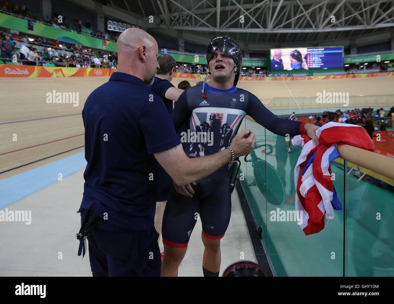 Great Britain's Callum Skinner celebrates following the Men's team ...
