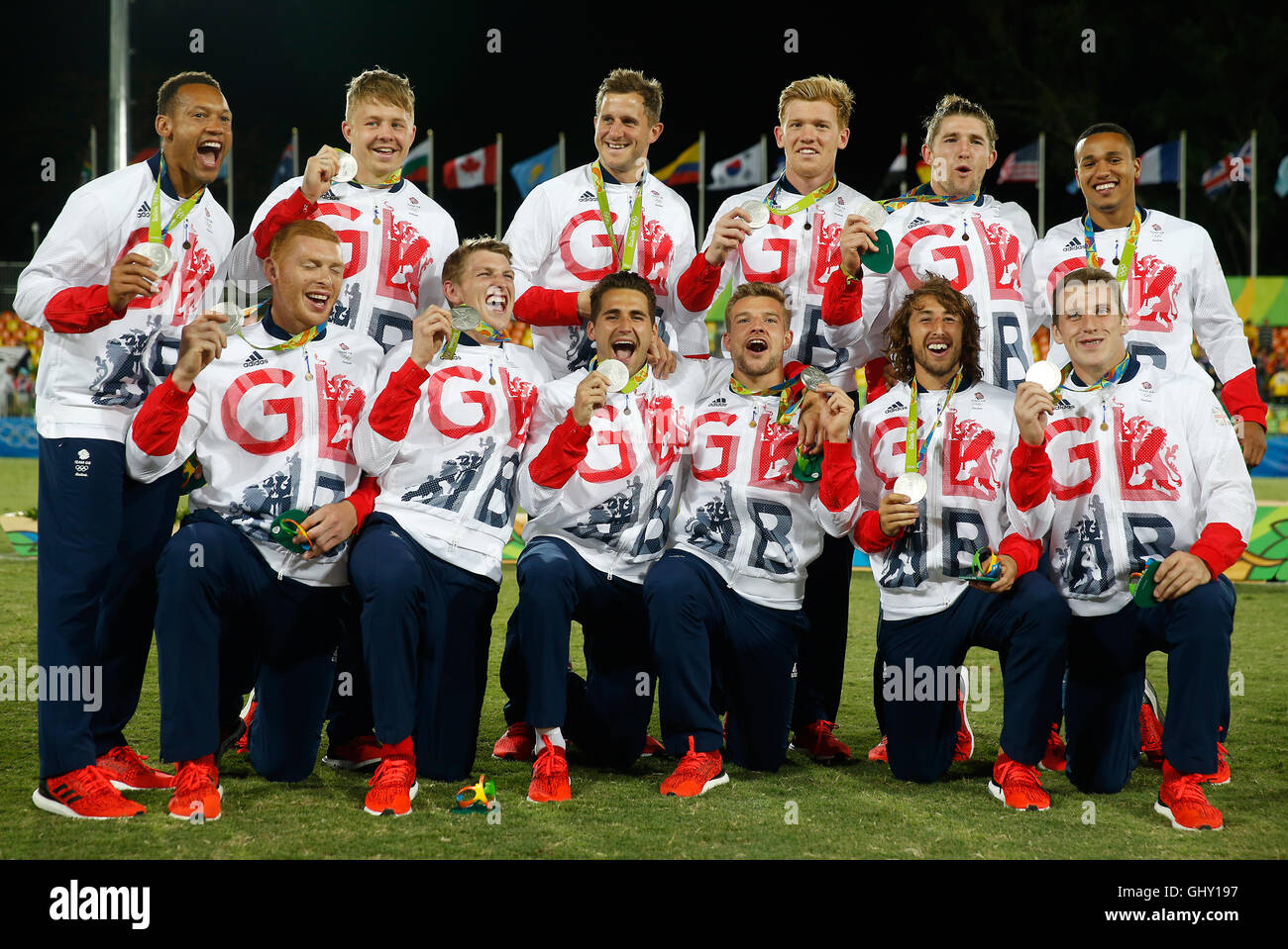 Players from Great Britain with their silver medals after finishing ...