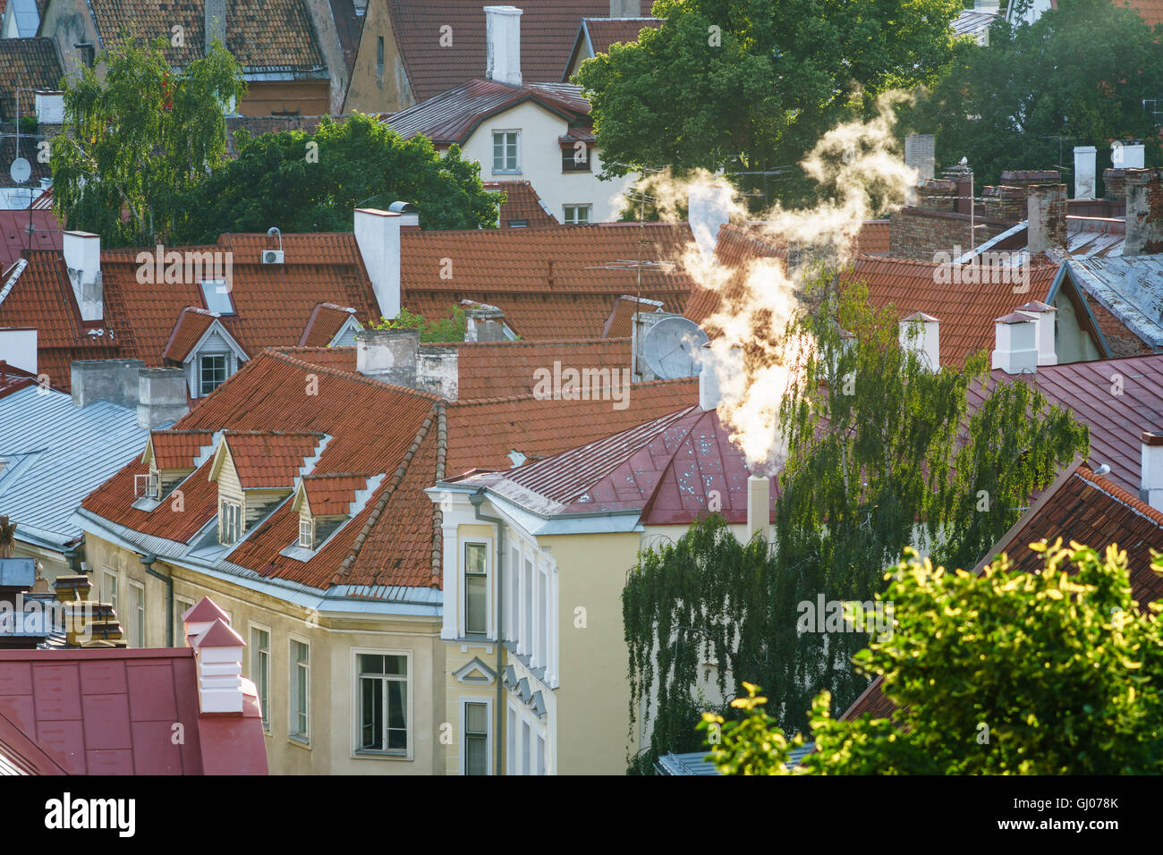 Courtyard scene in tile hi-res stock photography and images - Alamy