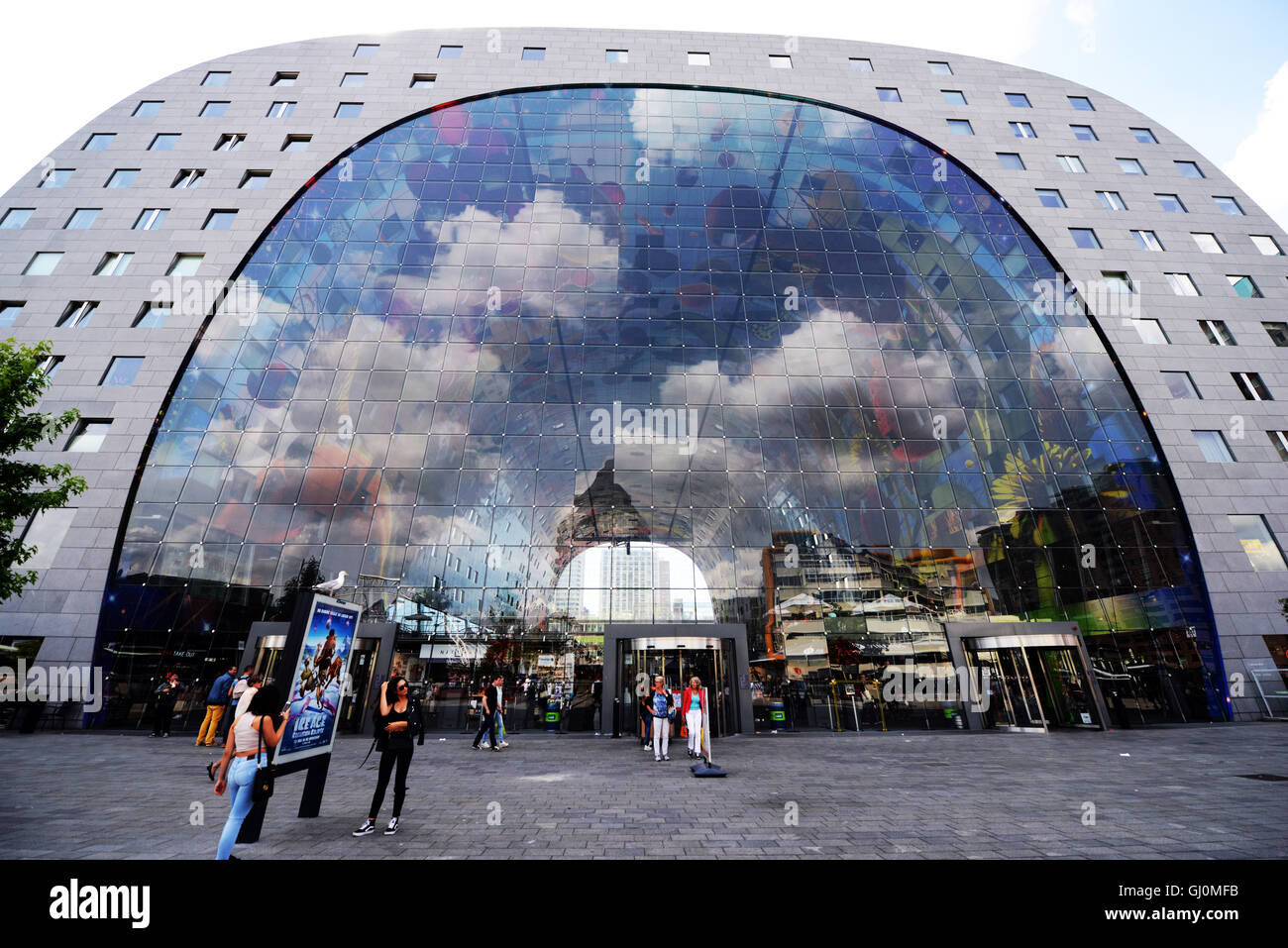 The beautiful Markthal ( Market Hall ) in Rotterdam Stock Photo - Alamy