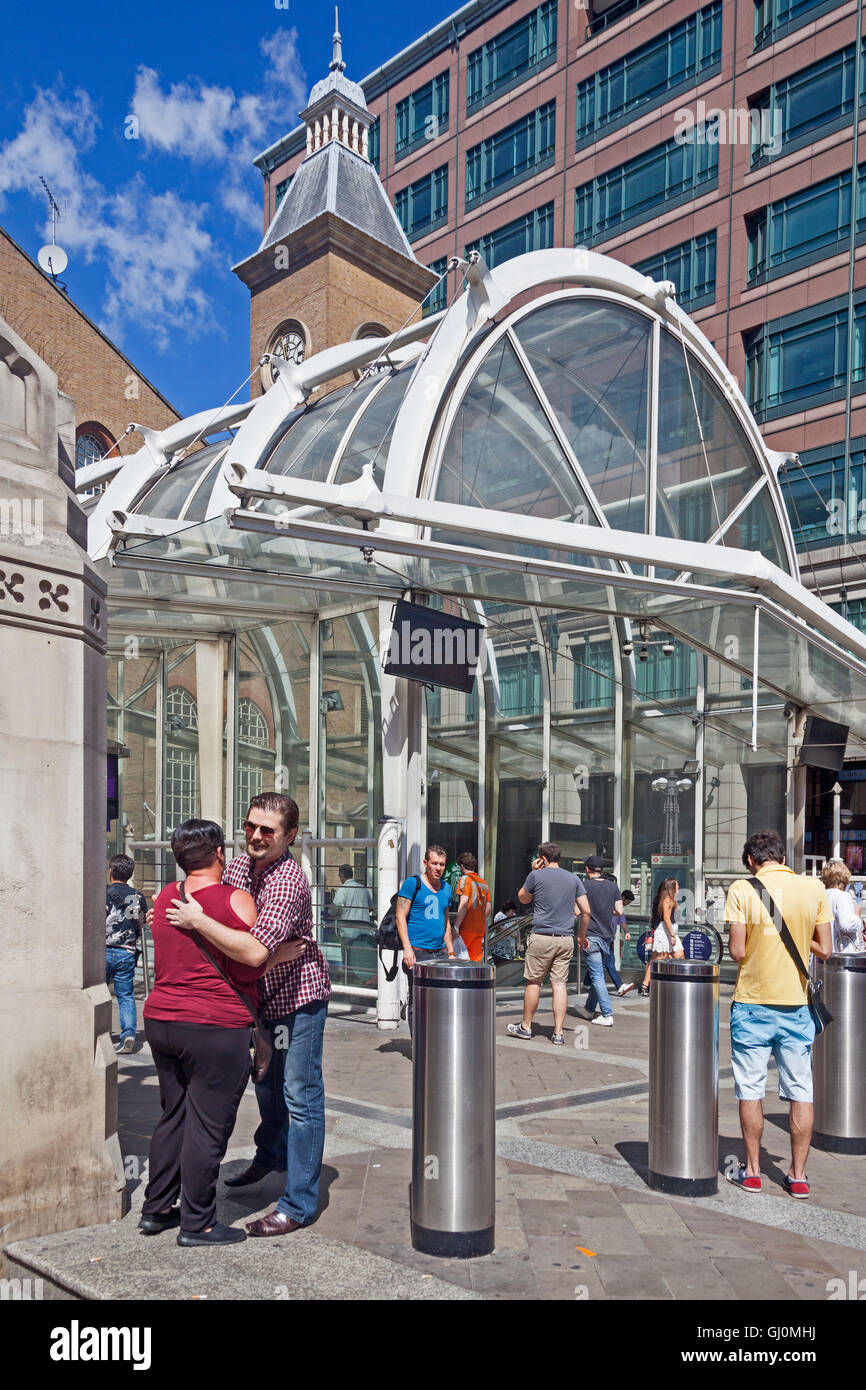 City of London The entrance to Liverpool Street station in Bishopsgate ...