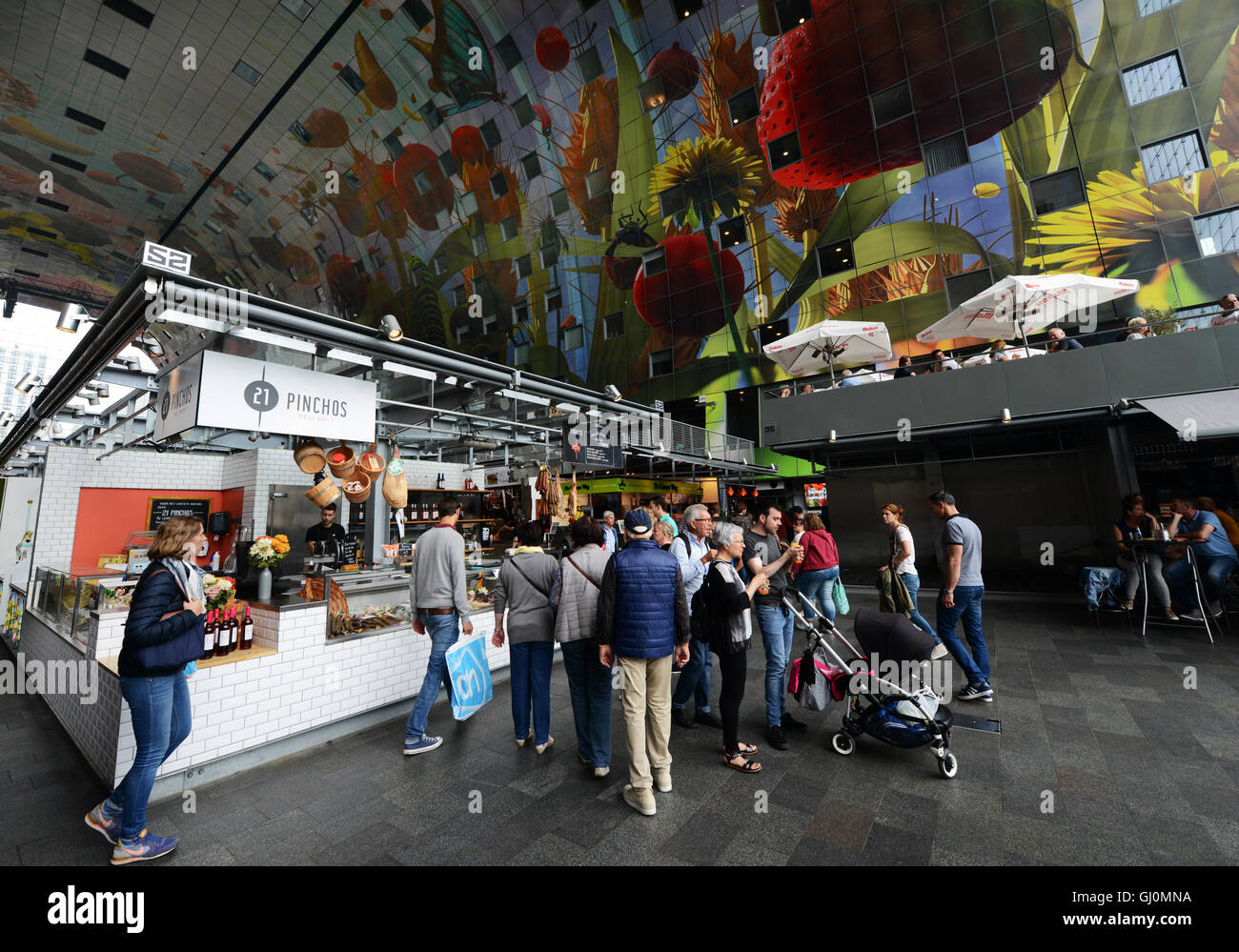 The beautiful Markthal ( Market Hall ) in Rotterdam Stock Photo - Alamy