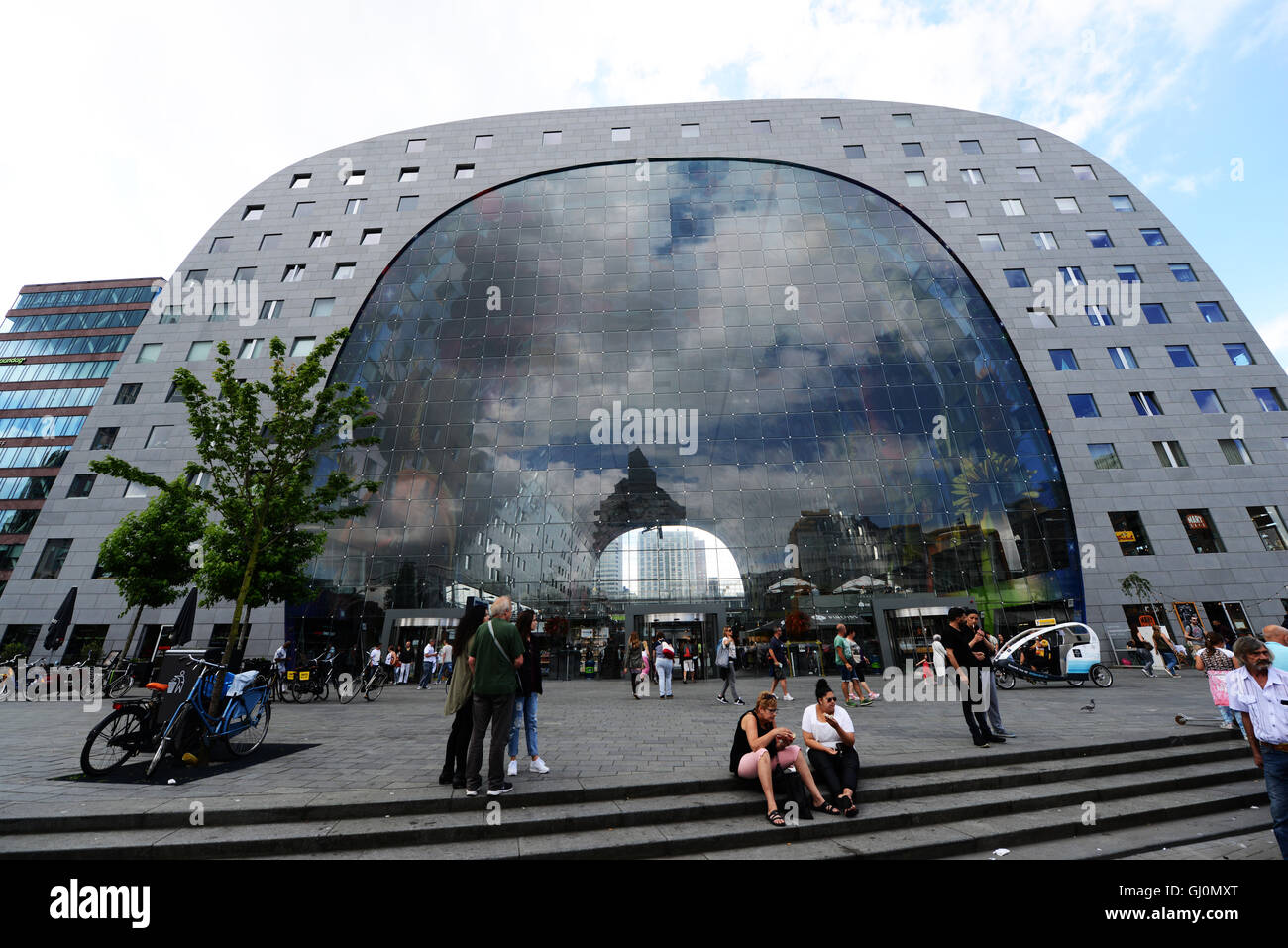 The beautiful Markthal ( Market Hall ) in Rotterdam Stock Photo - Alamy