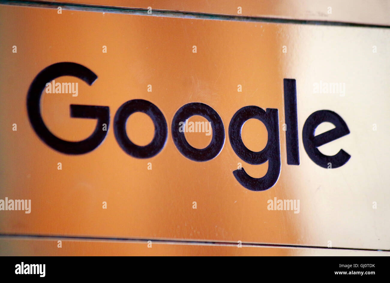 Google emblem hi-res stock photography and images - Alamy