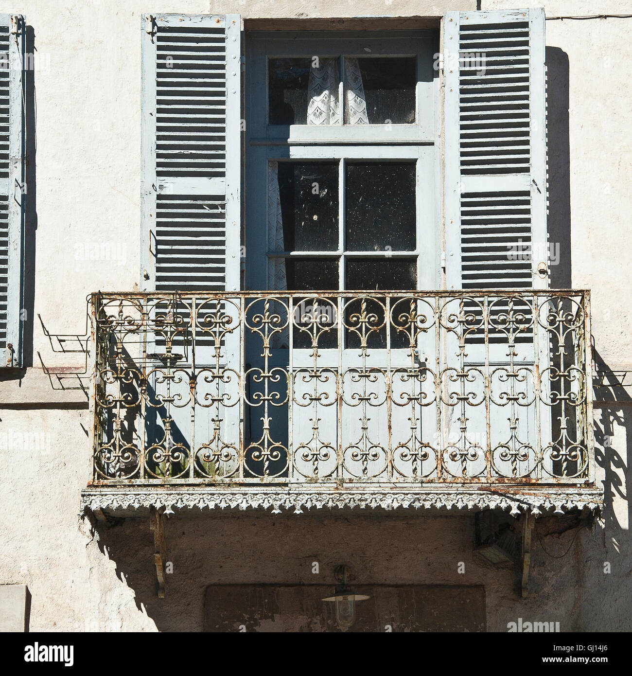Security shutters house hi-res stock photography and images - Alamy