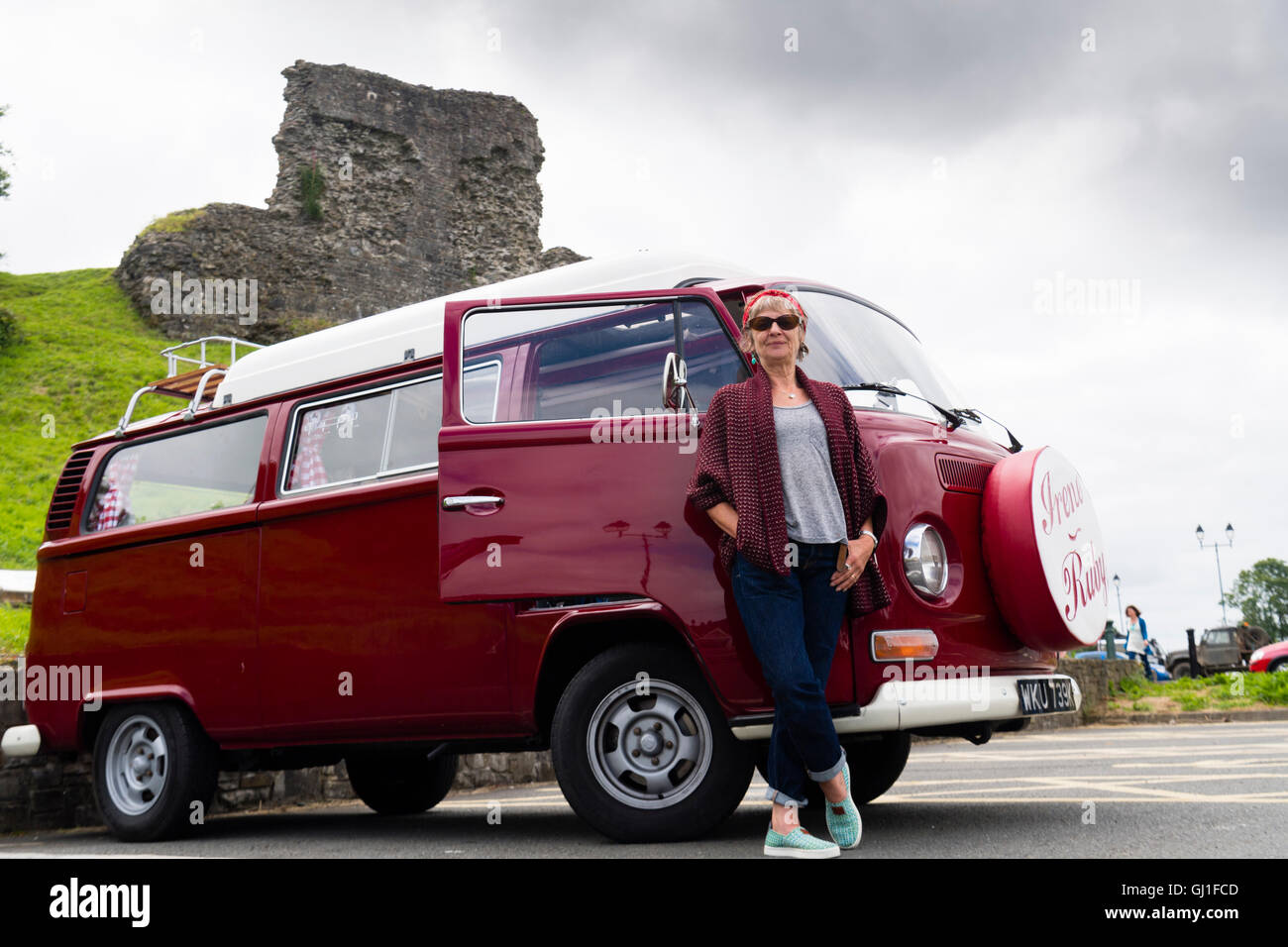 Woman classic red 1972 volkswagen hi-res stock photography and images ...