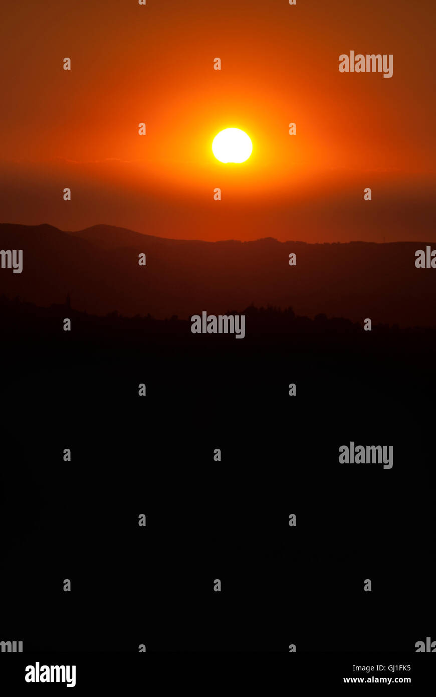 Sun vertical hi-res stock photography and images - Alamy