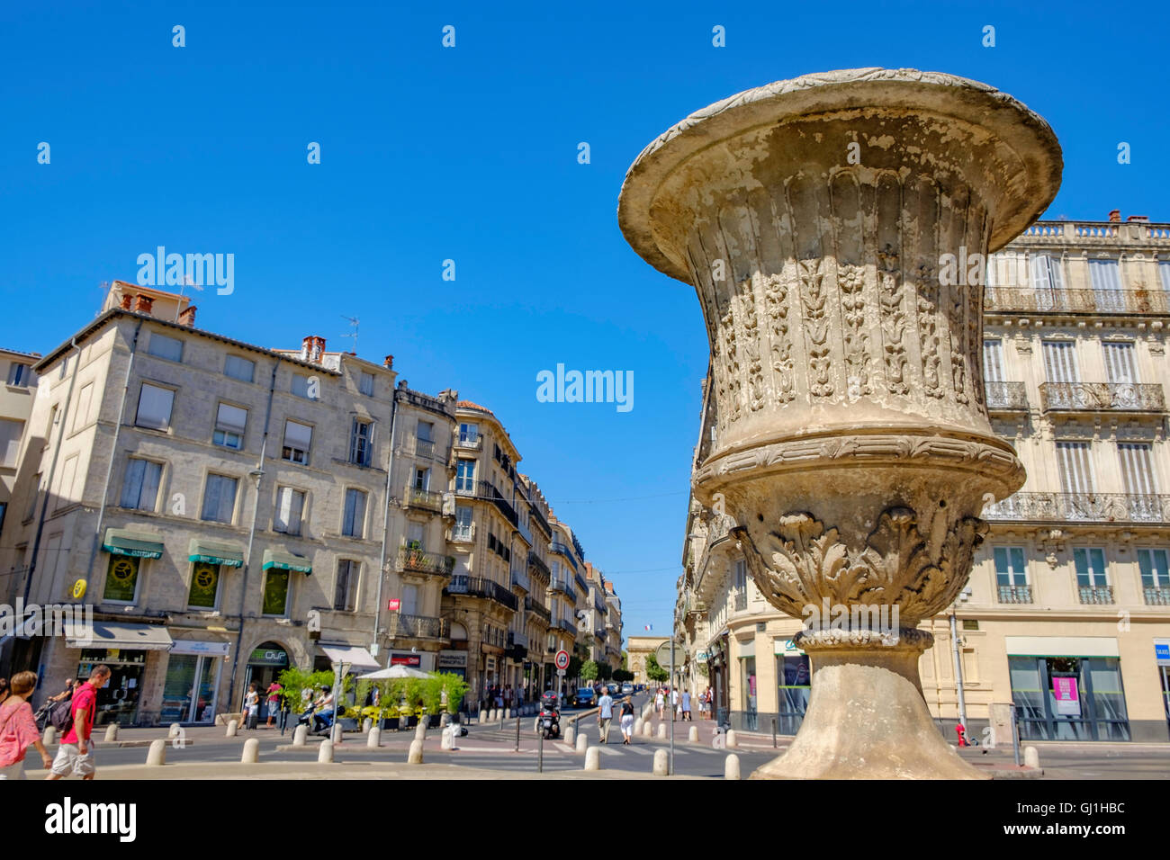 Montpellier france historical buildings hi-res stock photography and ...