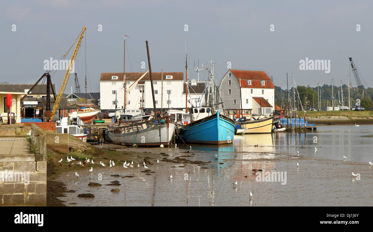 English Coastal Town of Woodbridge on the River Deben, Suffolk, East ...