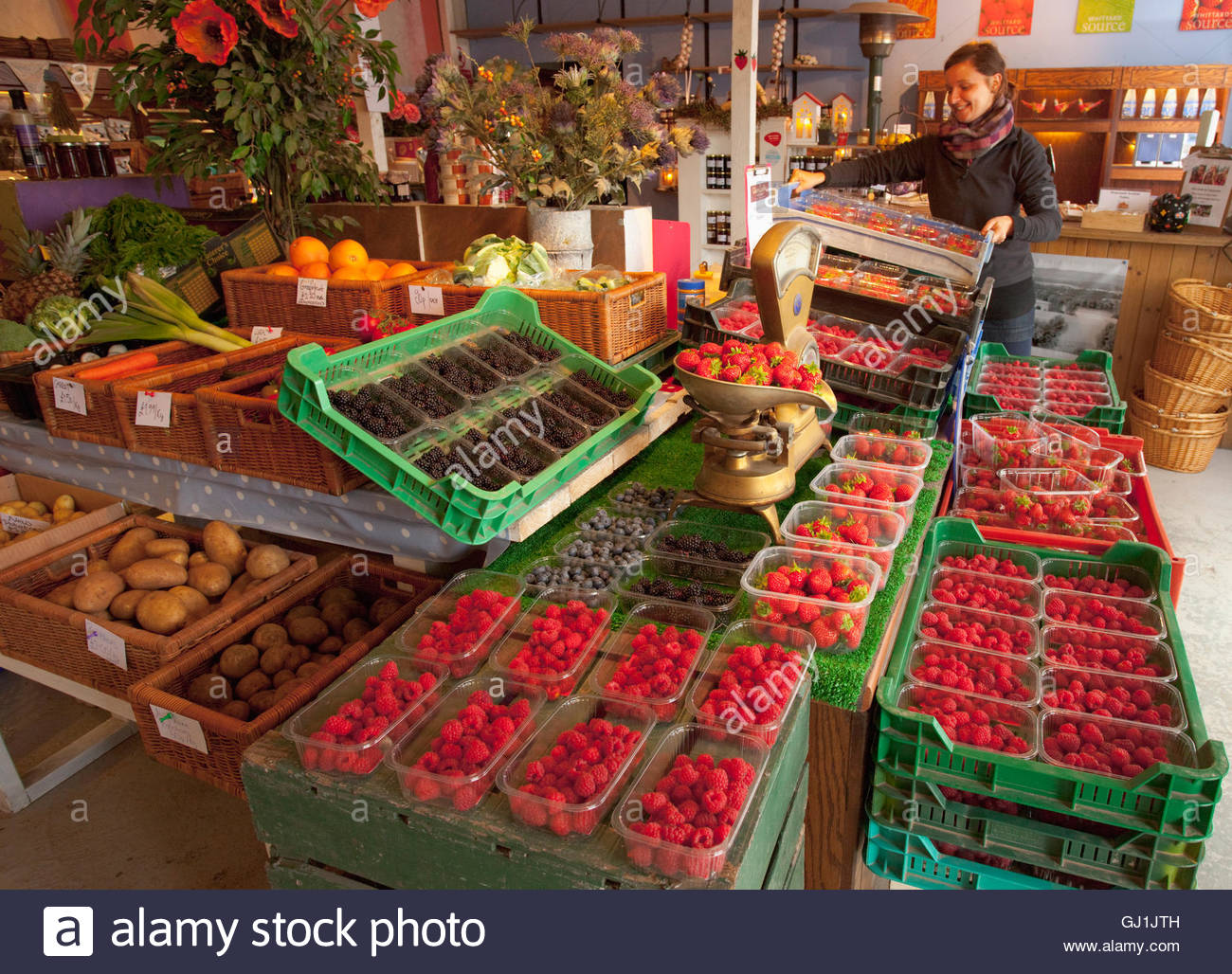 Fruit Shop Stock Photos & Fruit Shop Stock Images - Alamy