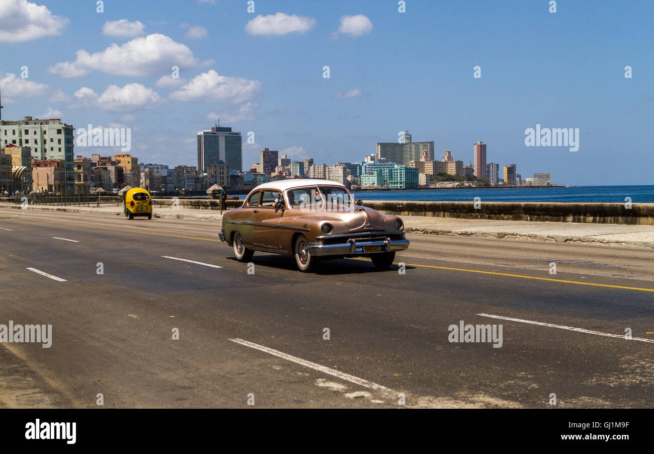 Bronze car hi-res stock photography and images - Alamy