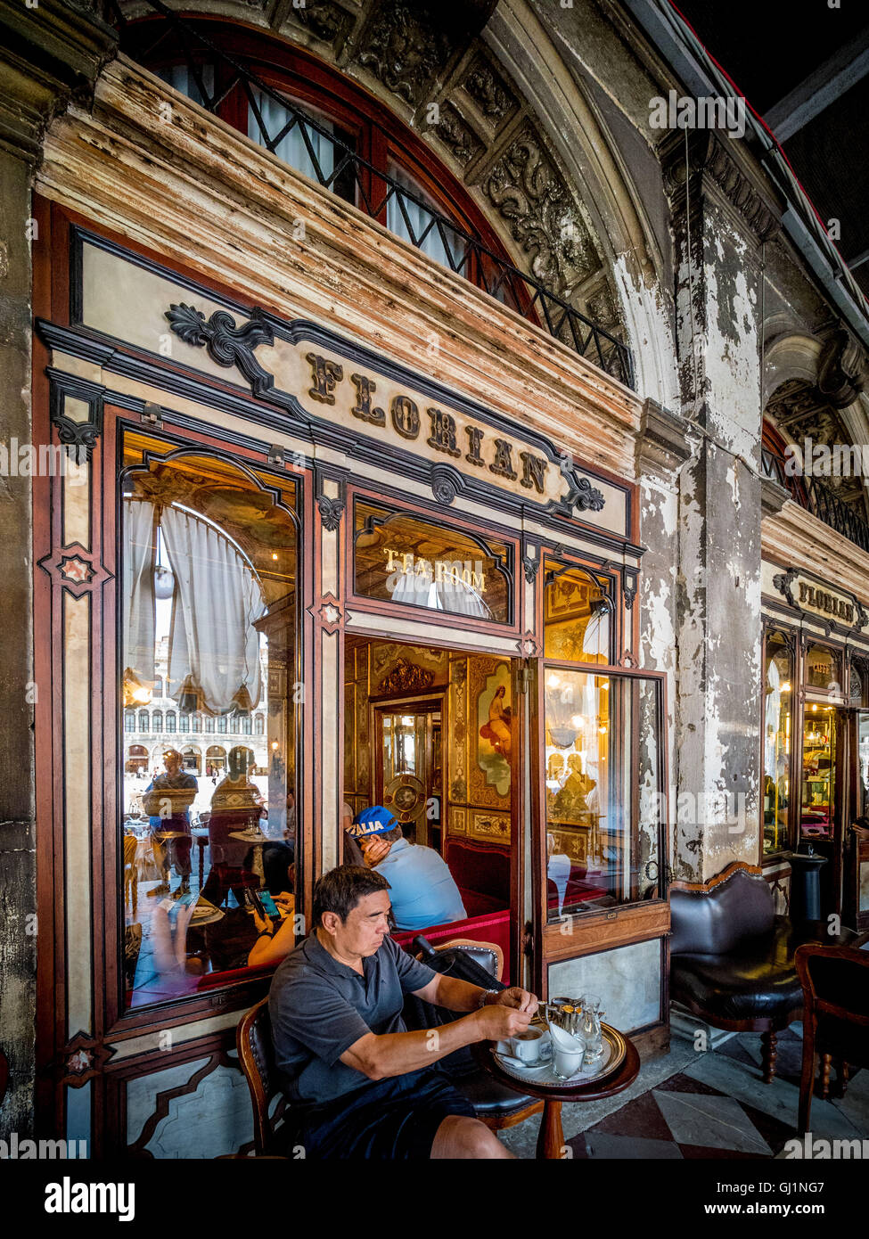 Tea room outside exterior sign hi-res stock photography and images - Alamy