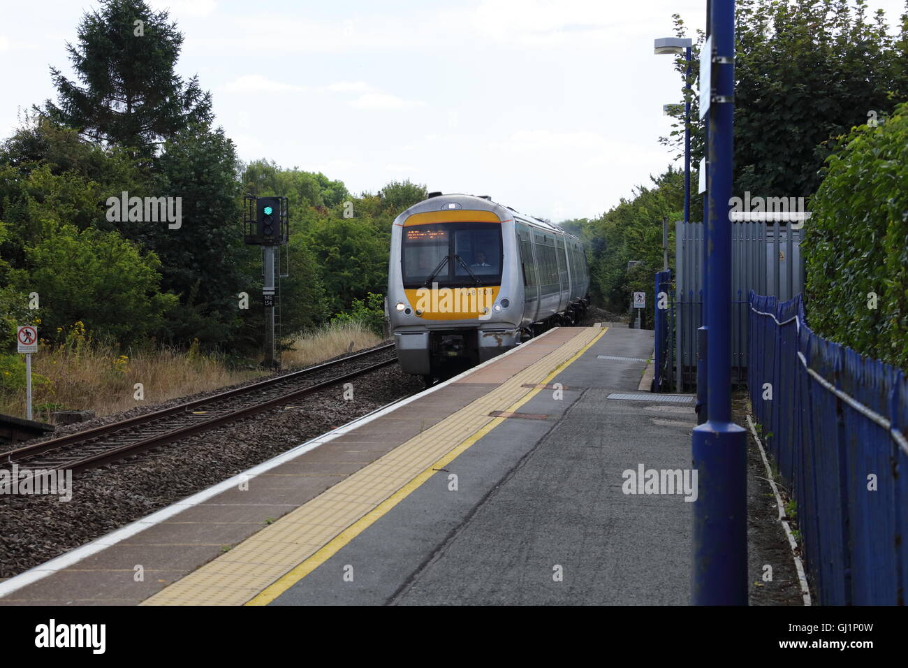 A Diesel Multiple Unit (DMU- No 168-106) passing through Saunderton ...