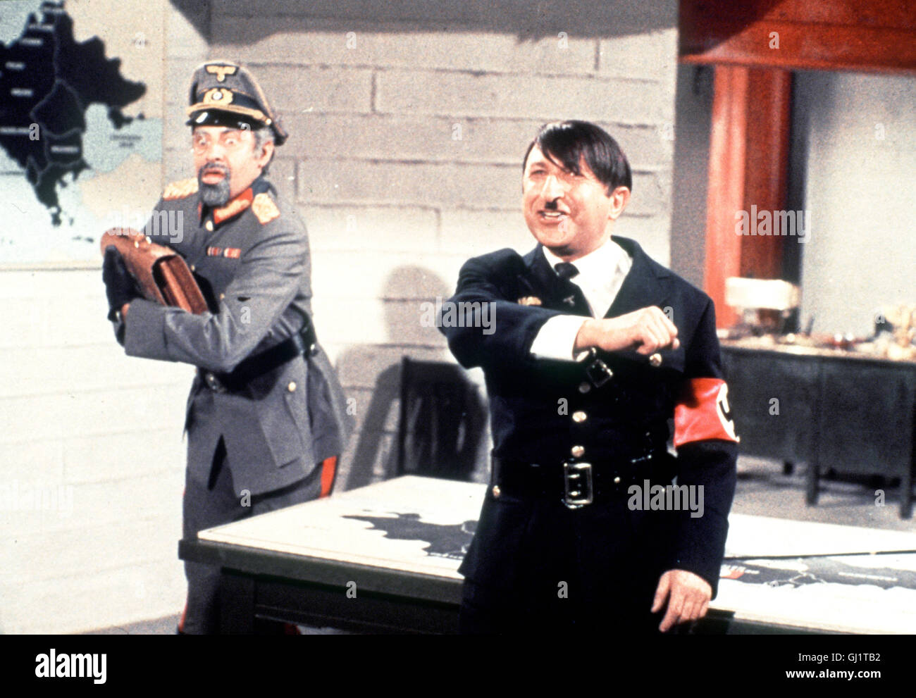 WO BITTE, GEHTS ZUR FRONT ?- Als ihn die US-Armee wegen Untauglichkeit ...