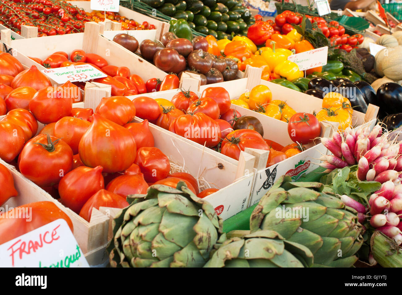 Fresh fruit and vegetables farm hi-res stock photography and images - Alamy