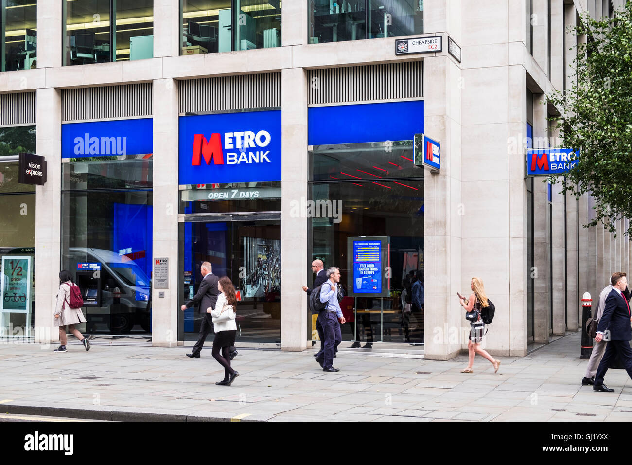 Cheapside street people city of london hi-res stock photography and ...