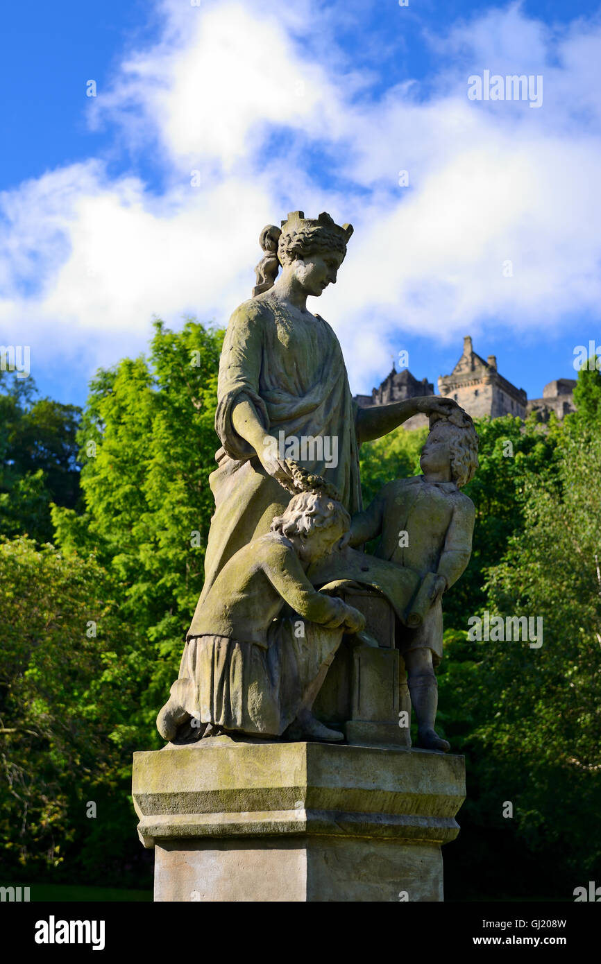 Statue in princes street gardens hi-res stock photography and images ...