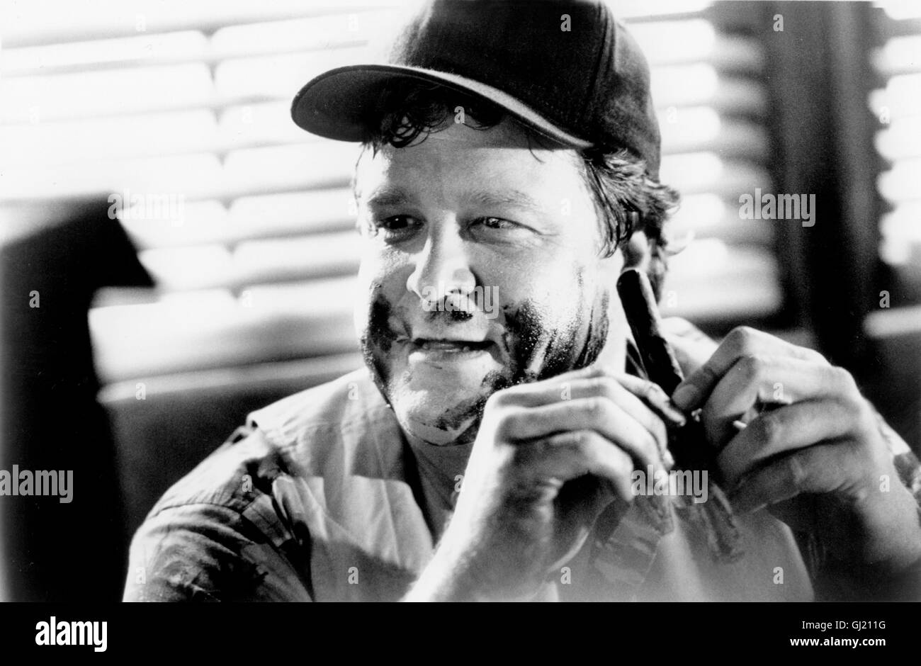 ALWAYS - DER FEUERENGEL VON MONTANA- Pilot Al (JOHN GOODMAN) ist der ...