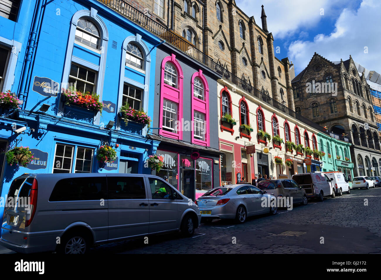 Colourful shop fronts on Victoria Street, Edinburgh, Scotland Stock ...