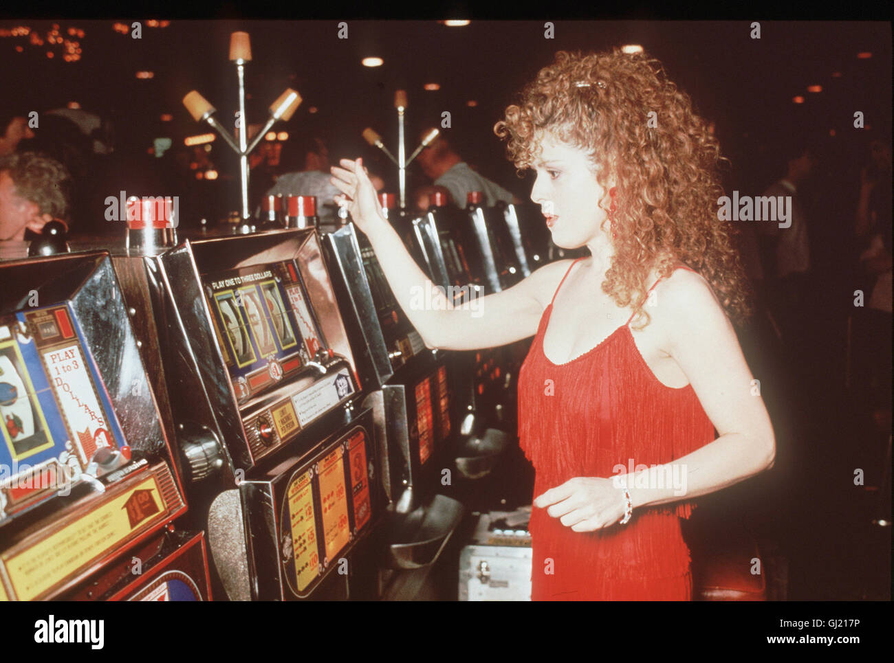 PINK CADILLAC- Hinter Lou Ann sind jede Menge Ganoven her, die 250.000 ...