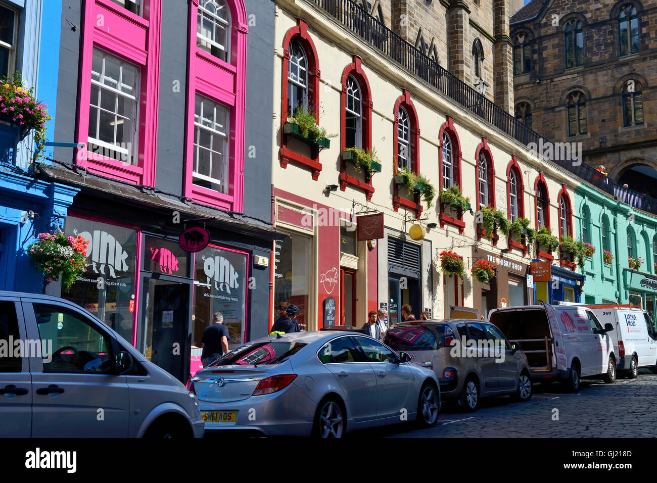 Colourful shop fronts on Victoria Street, Edinburgh, Scotland Stock ...