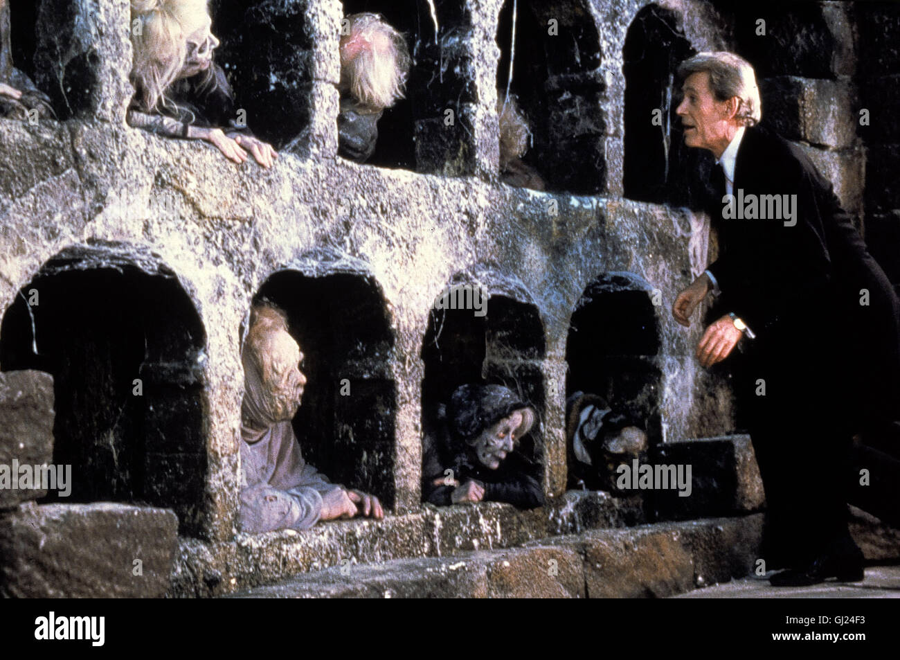 HIGH SPIRITS - DIE GEISTER SIND WILLIG- Schlossherr Peter Plunkett ...