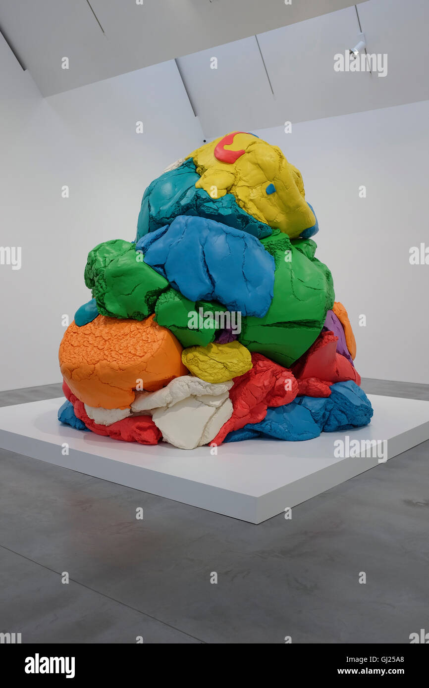 Jeff Koons , Newport street gallery London Stock Photo - Alamy