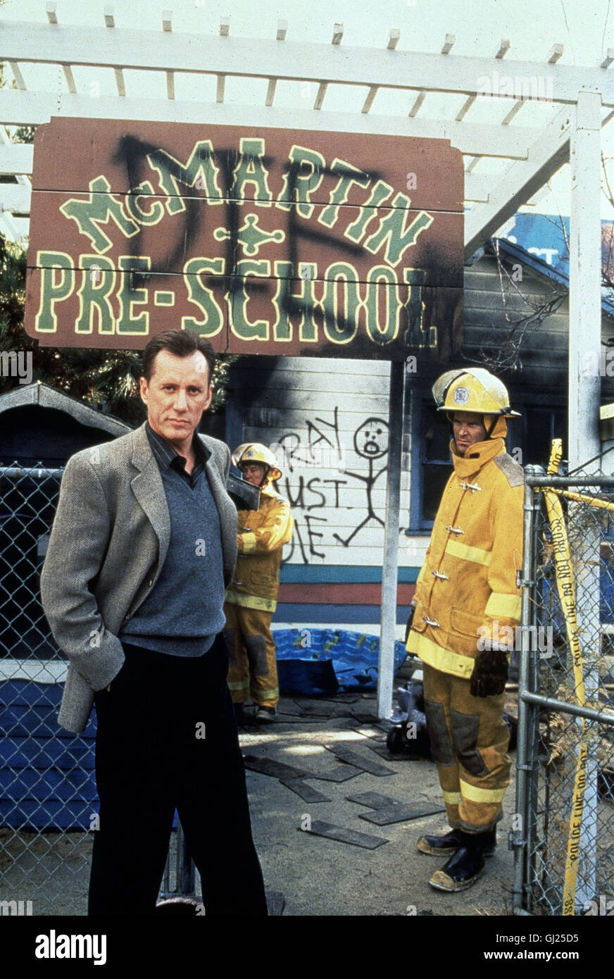 UNTER ANKLAGE: DER FALL MCMARTIN- Judy Johnson zeigt den Kindergärtner ...