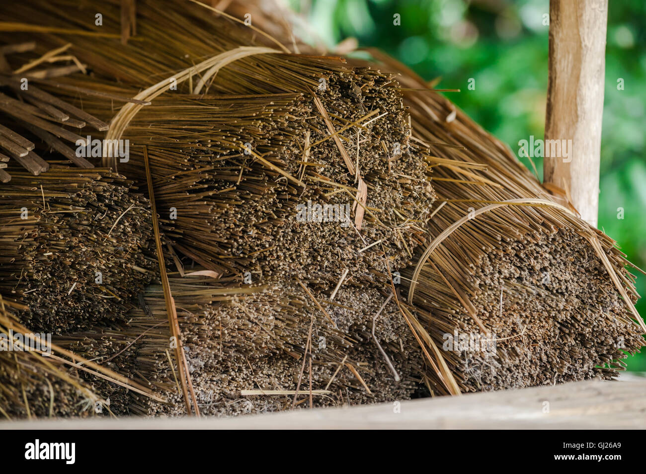 Straw thatch hi-res stock photography and images - Alamy