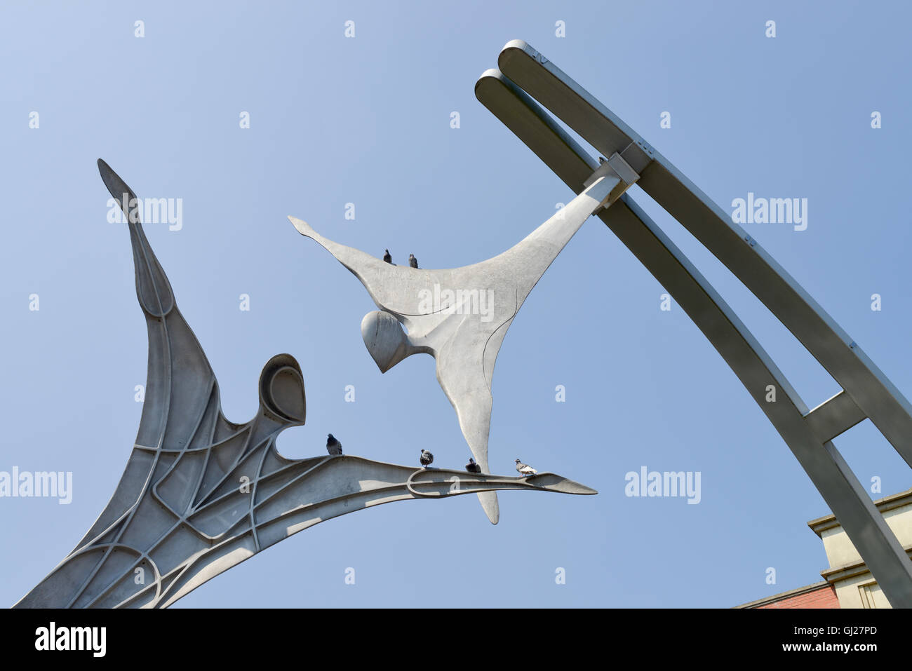 Empowerment Sculpture by Stephen Broadbent, Lincoln, Lincolnshire -1 ...